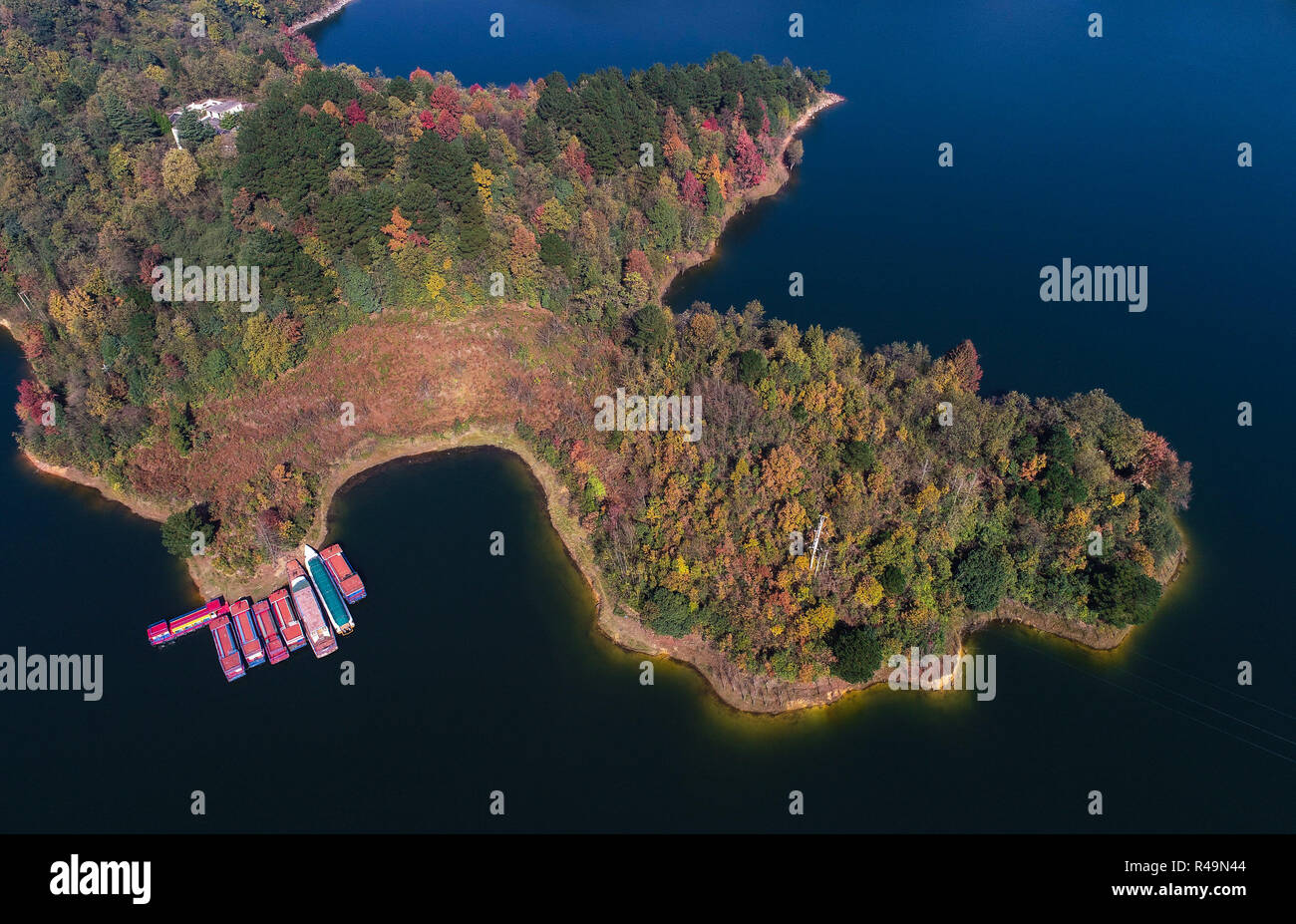 Guizh, Guizh, China. 26th Nov, 2018. Guizhou, CHINA-Aerial photography ...