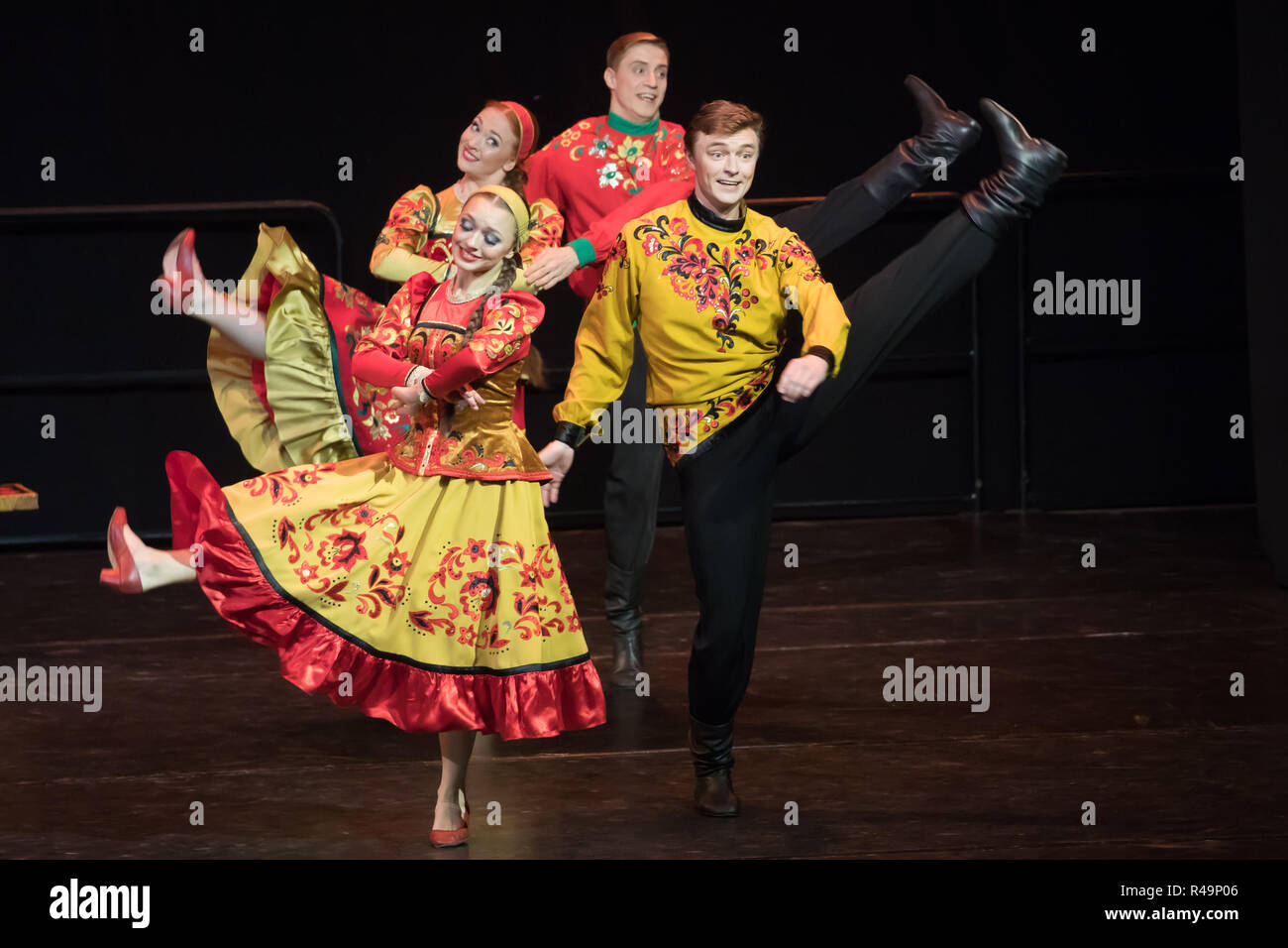 Budapest. 25th Nov, 2018. Members of the State Academic Choreographic ...
