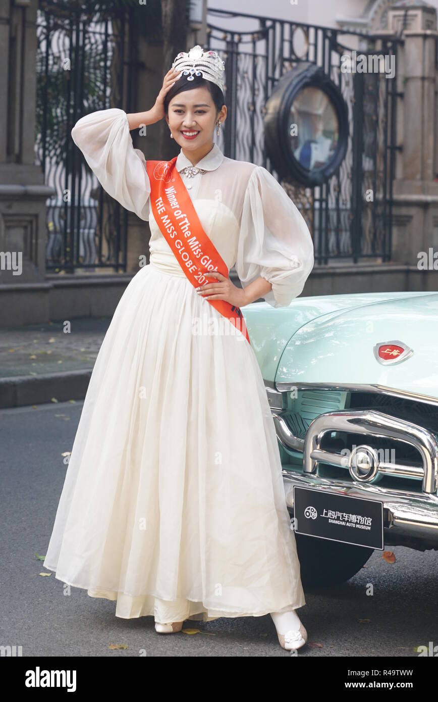 Miss asia pageant hi-res stock photography and images - Alamy
