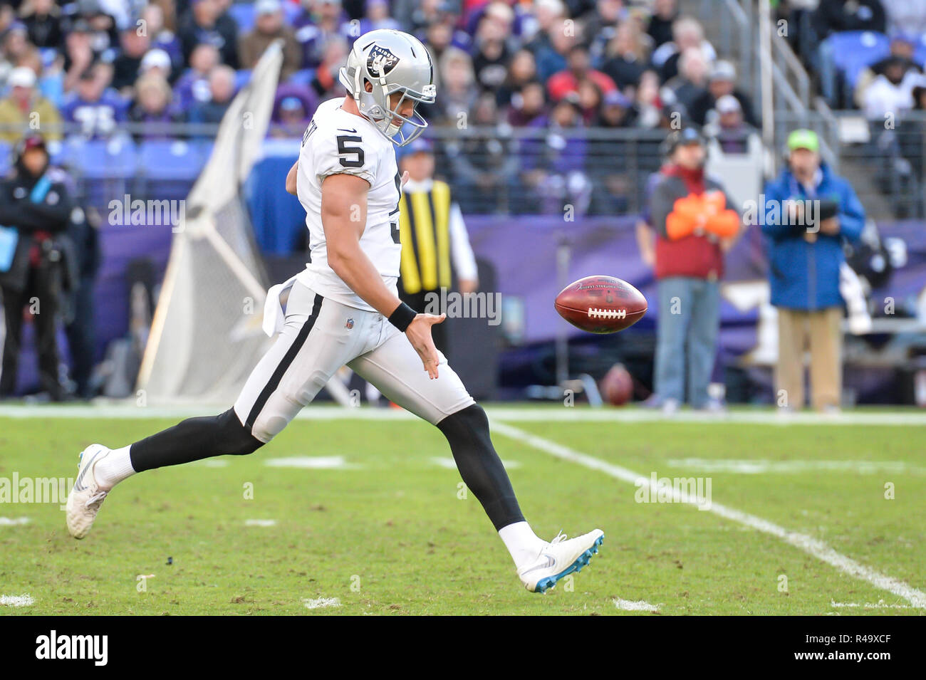 Baltimore, Maryland, USA. 25th Nov, 2018. Kicker JOHNNY TOWNSEND (5 ...