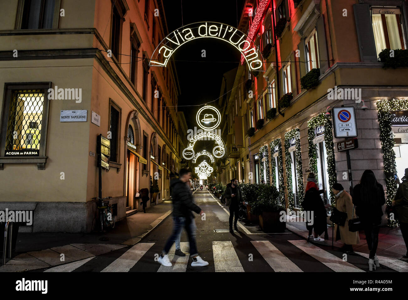 Luminarie milano hi-res stock photography and images - Alamy