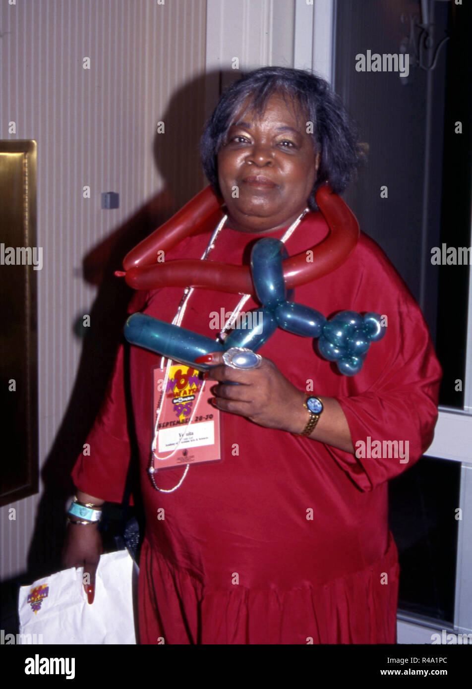 ***FILE PHOTO*** Vernita Lee, mother of Oprah Winfrey, has passed away ...