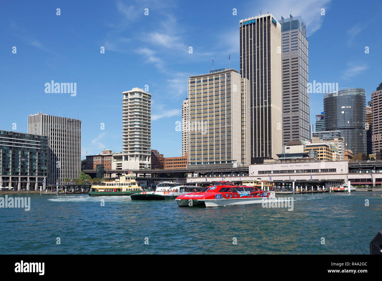 Sailing boat circular quay hi-res stock photography and images - Alamy