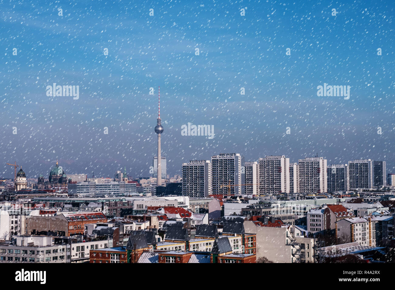 Berlin in winter hi-res stock photography and images - Alamy