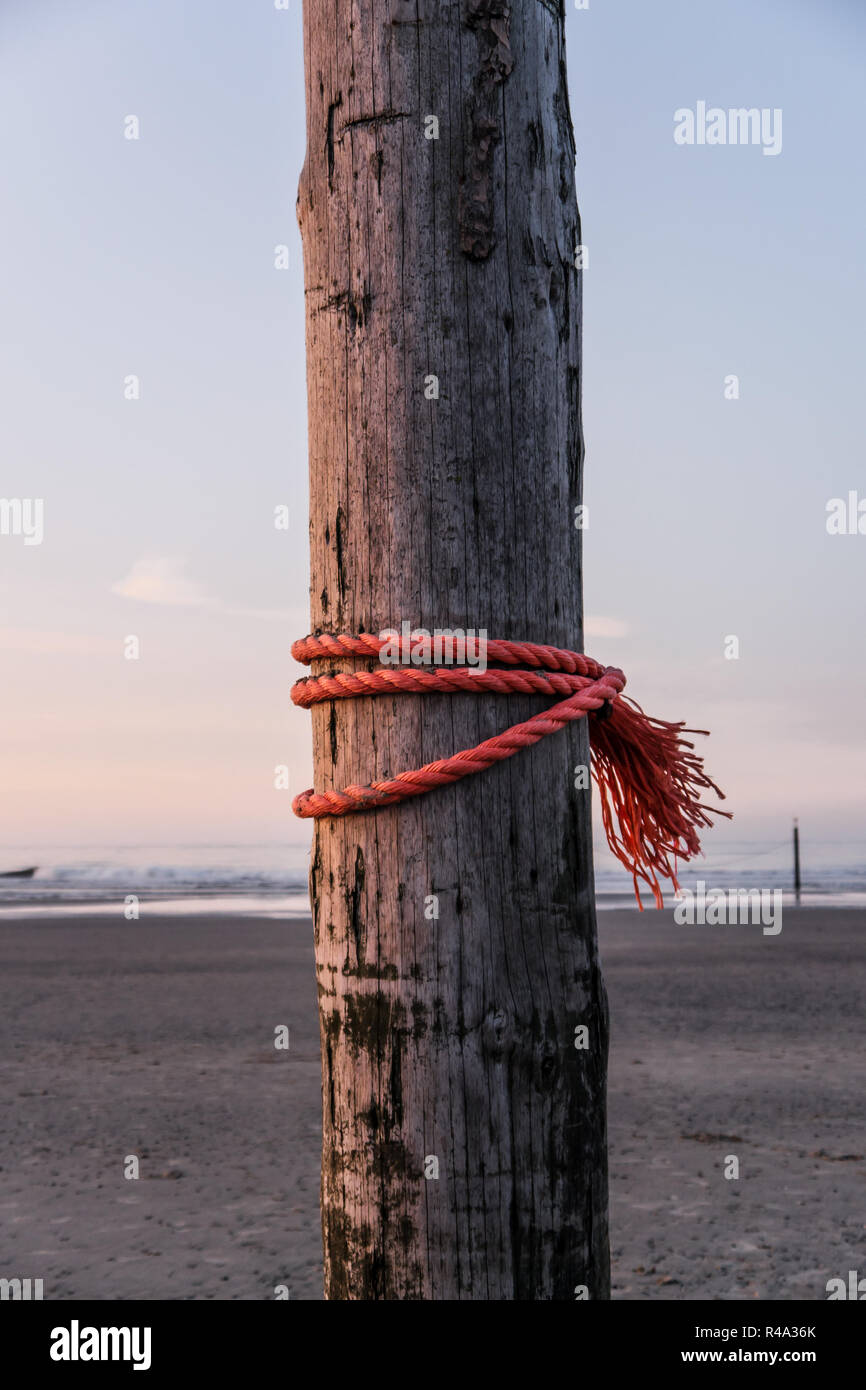 rope on stake Stock Photo - Alamy