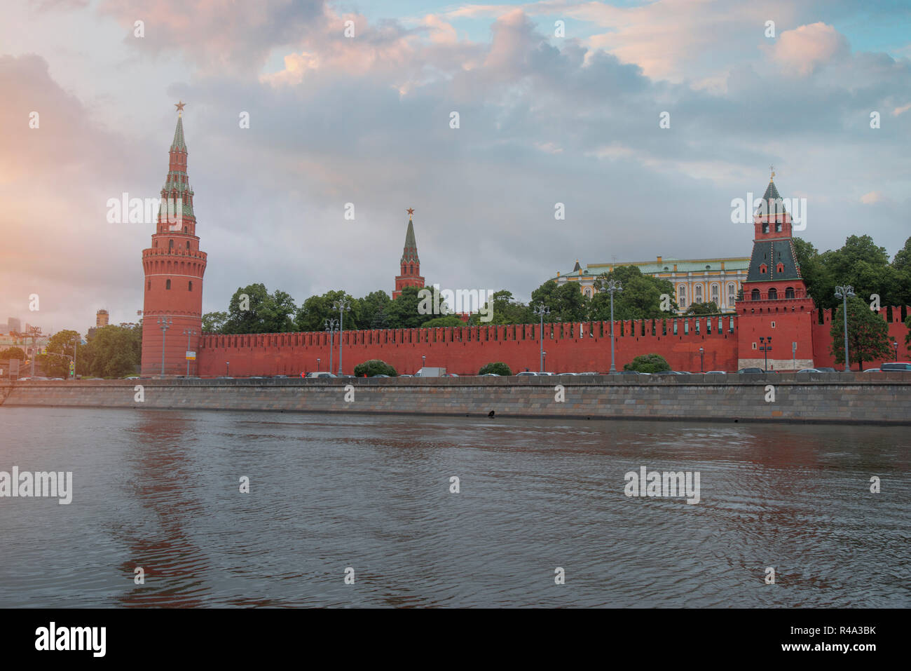 Kremlin - a fortress in the center of Moscow, the main socio-political ...