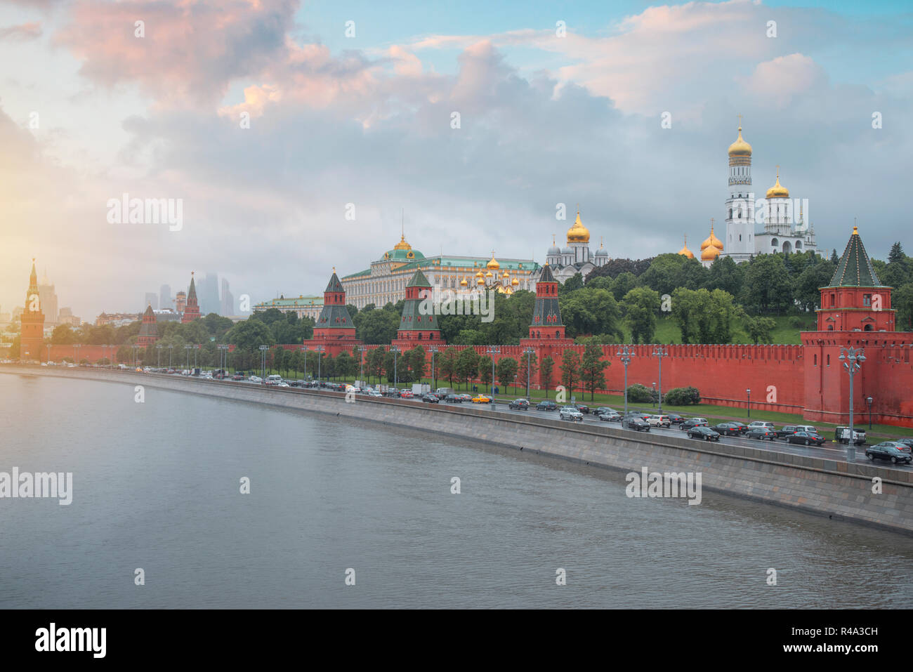 Kremlin - a fortress in the center of Moscow, the main socio-political ...
