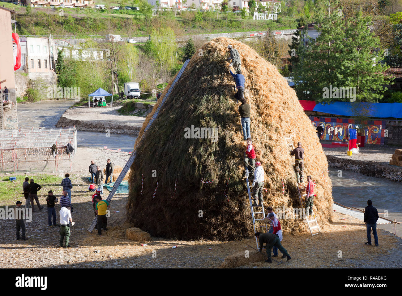 preparation of a haystack, festival of bonfires, rocca san casciano ...