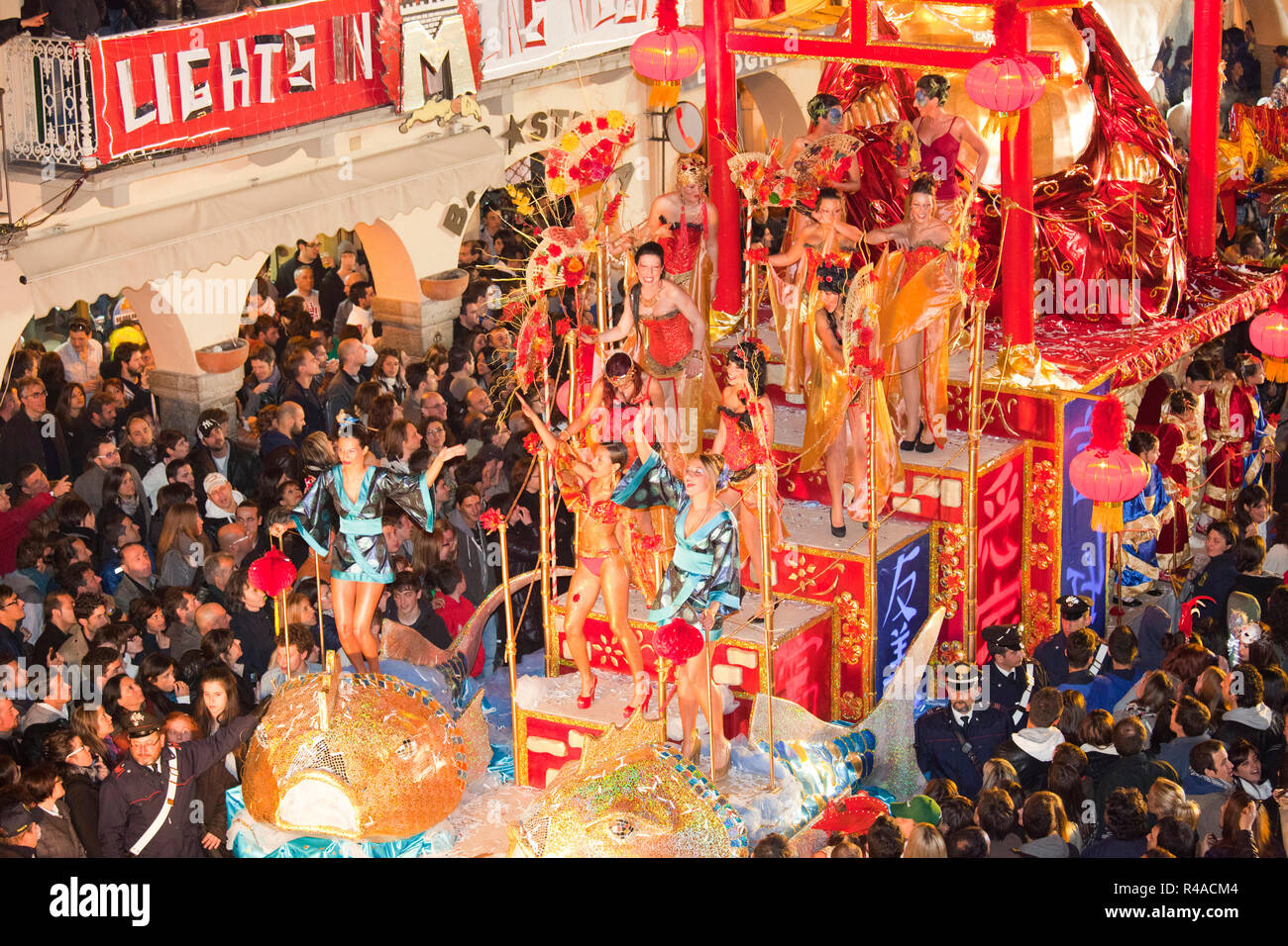 Parade float eagle hi-res stock photography and images - Alamy