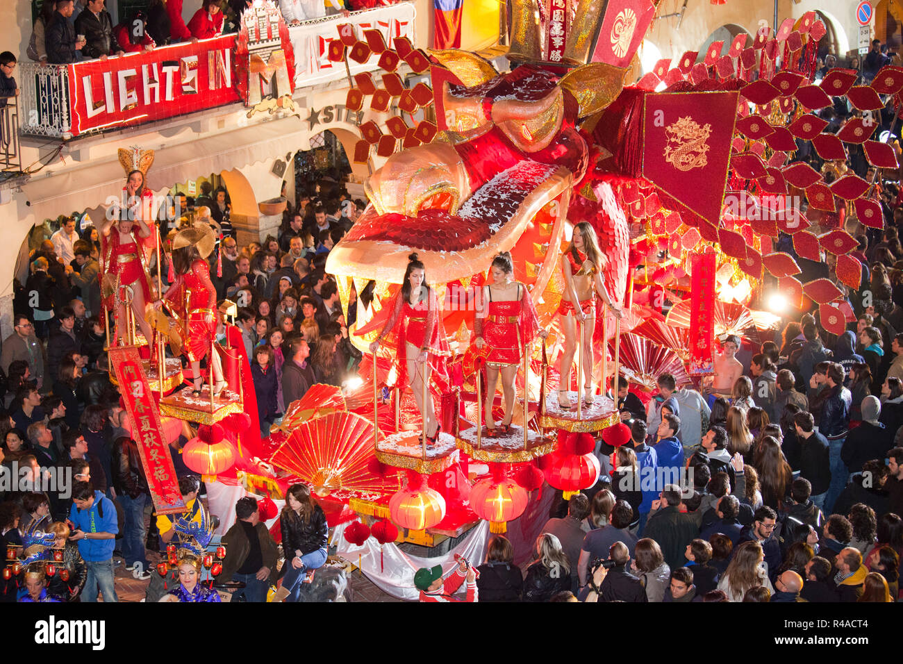 Parade float eagle hi-res stock photography and images - Alamy