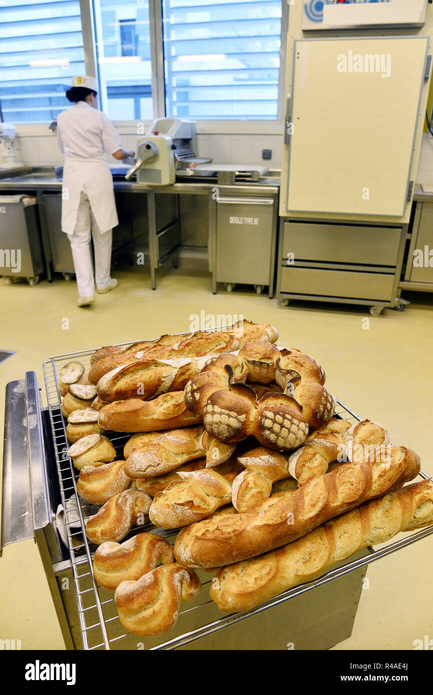 French bread in bakery - Seine Saint-Denis - France Stock Photo - Alamy