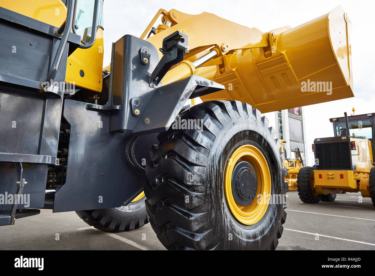 Front loader truck hi-res stock photography and images - Alamy