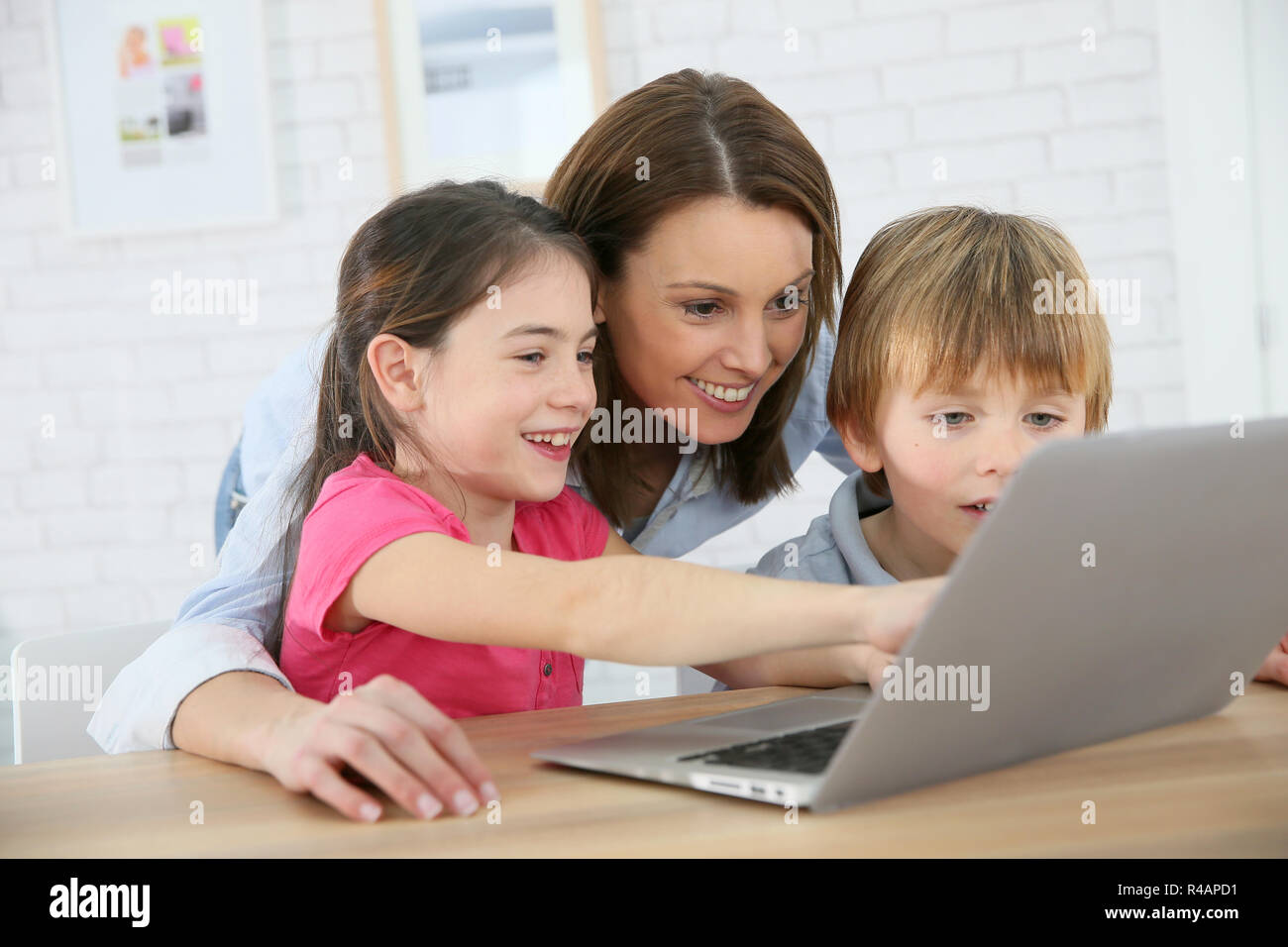 Kids computer lad hi-res stock photography and images - Alamy