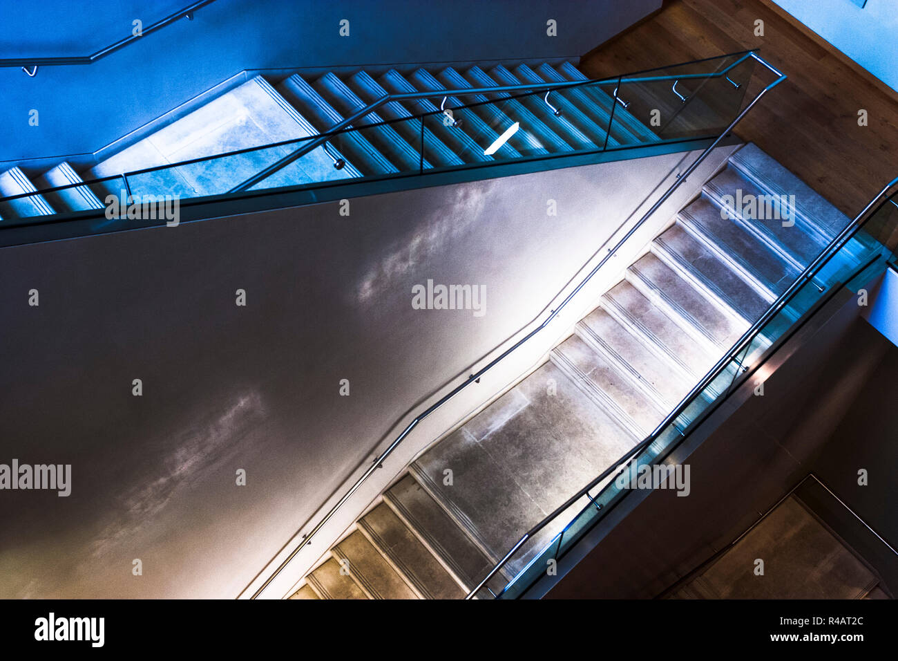 Escalator lighting hi-res stock photography and images - Alamy