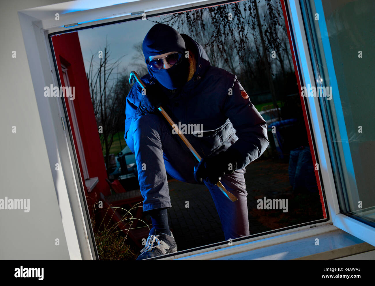 Burglars Stock Photos & Burglars Stock Images - Alamy