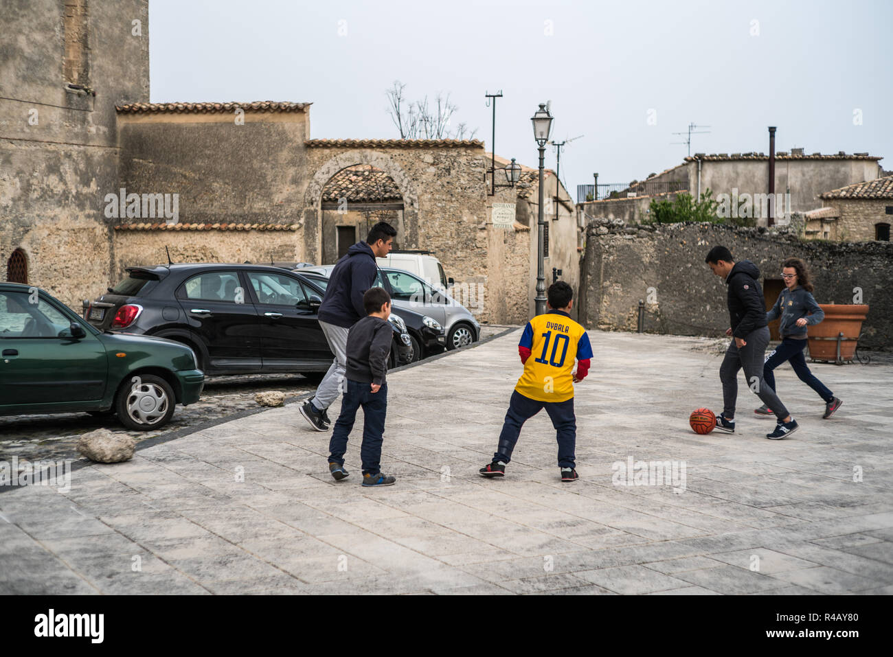 Little kids playing soccer italy hi-res stock photography and images ...