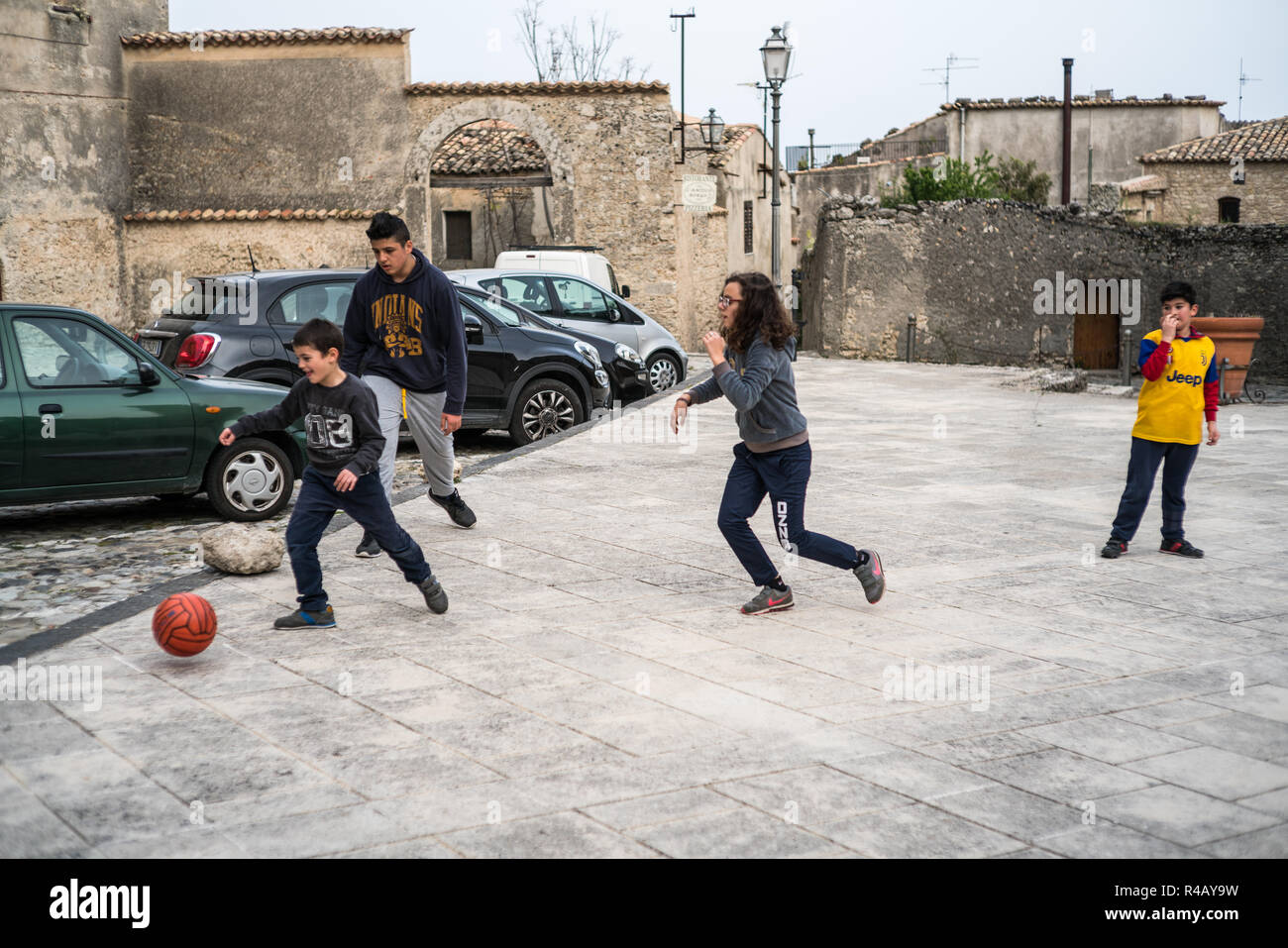 Little kids playing soccer italy hi-res stock photography and images ...