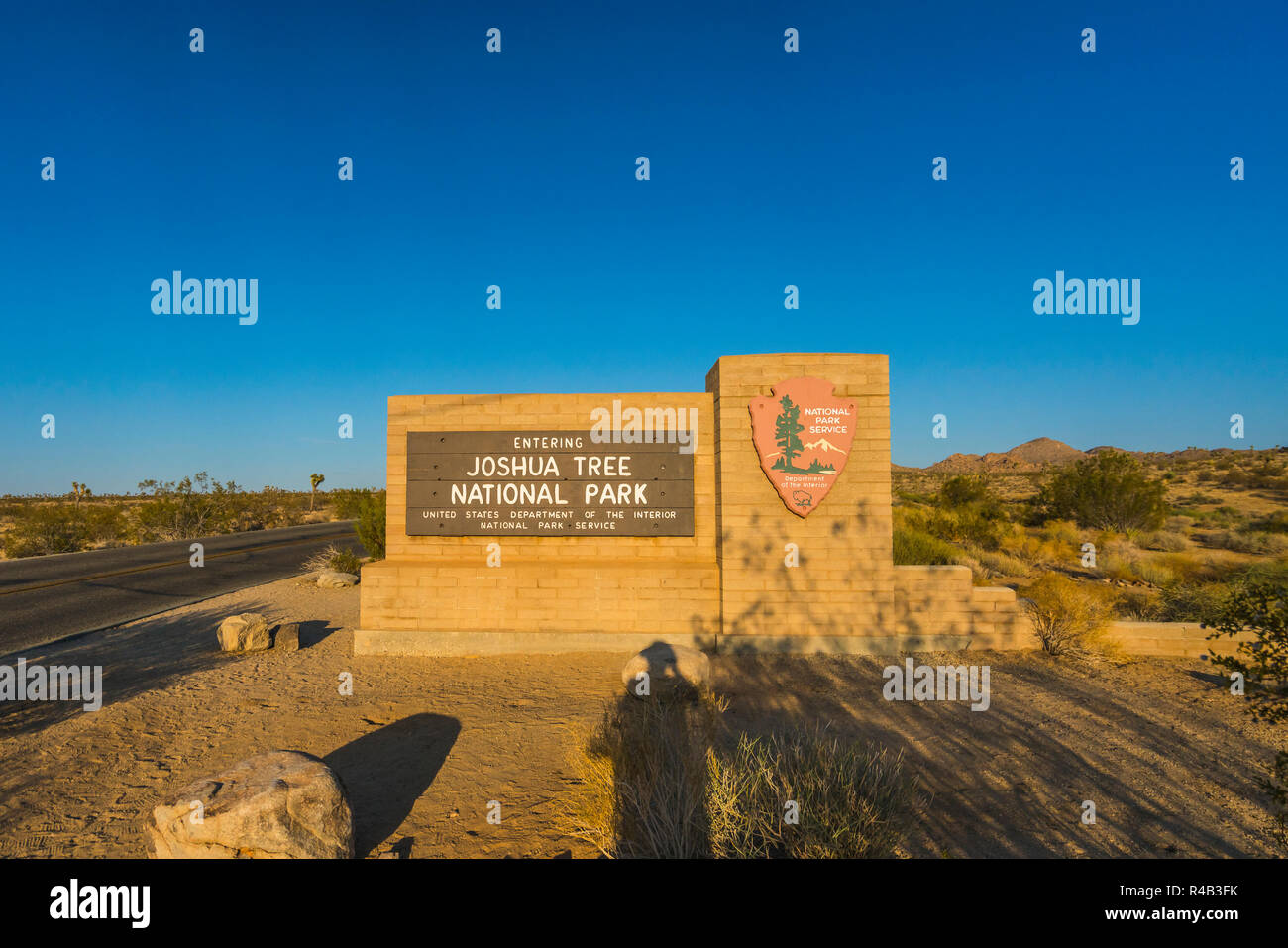 Joshua tree national park sign hi-res stock photography and images - Alamy