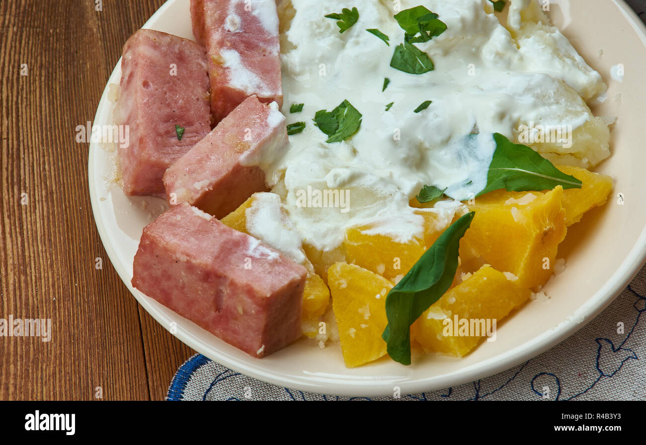 Sipatti, pot of ham and white milk sauce, Finnish cuisine, Traditional ...