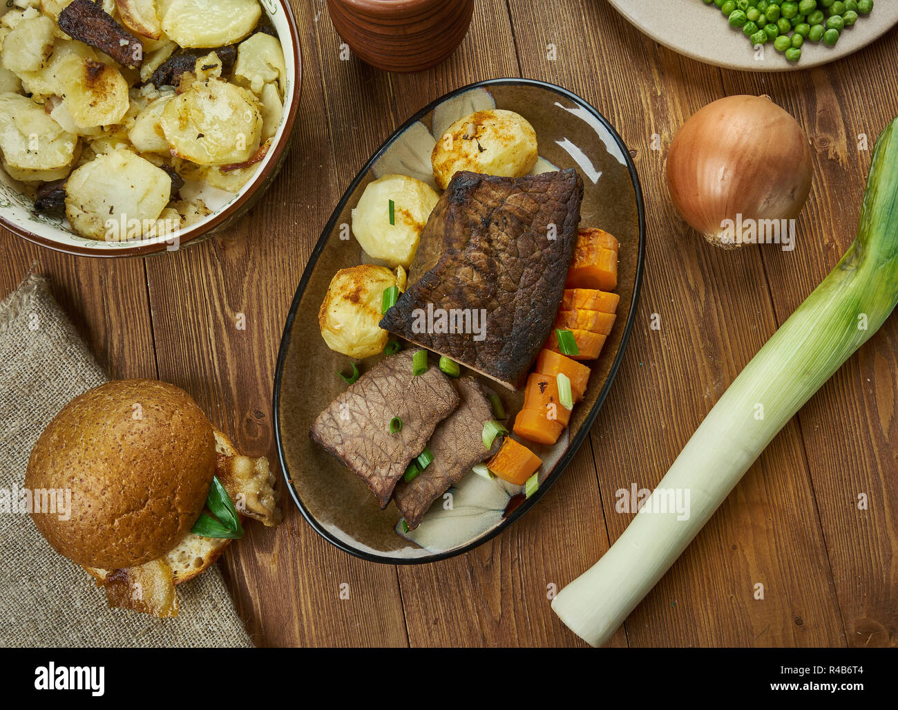 Roast Beef roast potatoes and gravy, English cuisine, Britain ...