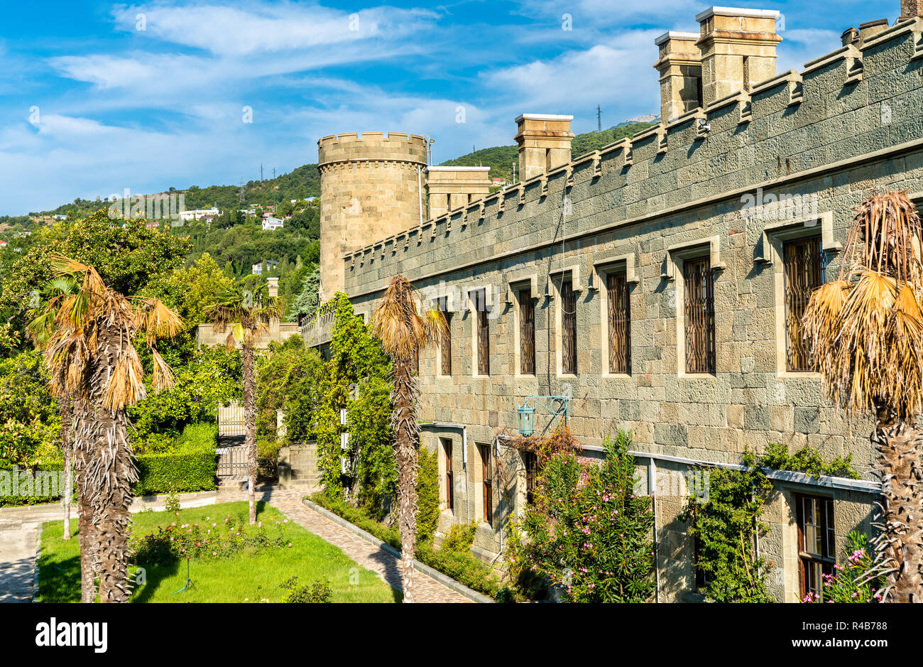 Alupka palace hi-res stock photography and images - Alamy