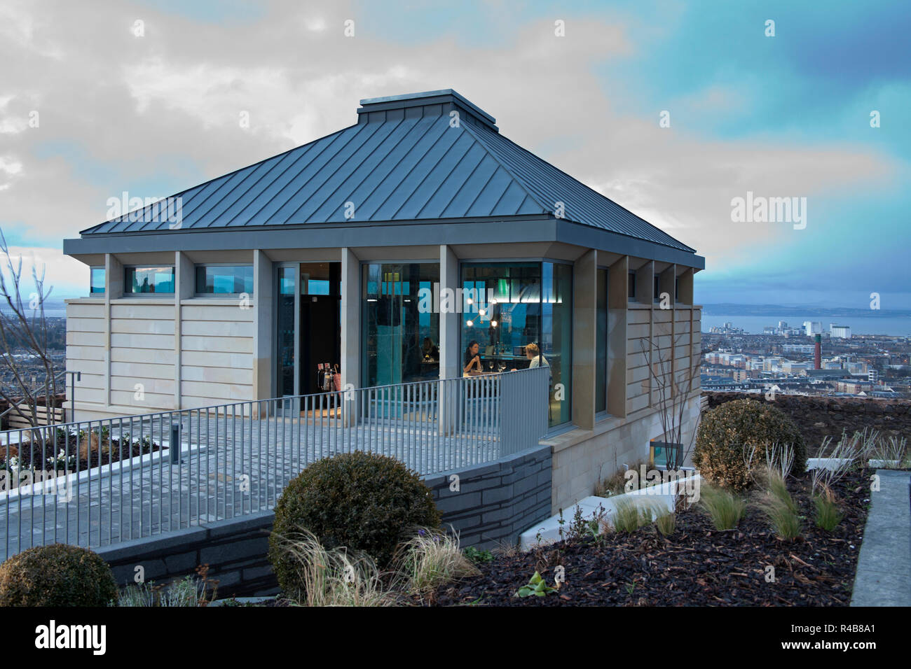 Lookout restaurant hi-res stock photography and images - Alamy