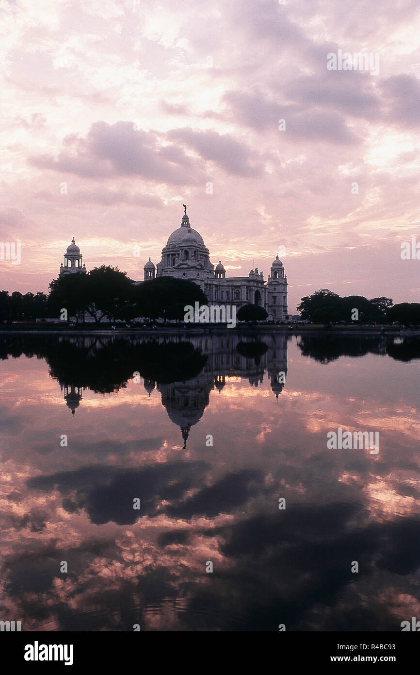 Reflection of Victoria memorial during sunset, Calcutta, West Bengal ...