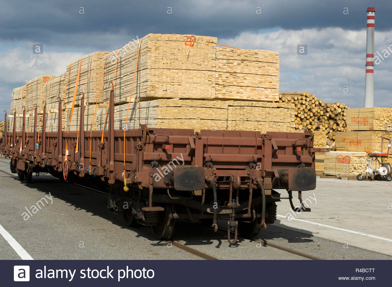 Railroad Lumber Stock Photos & Railroad Lumber Stock Images - Alamy
