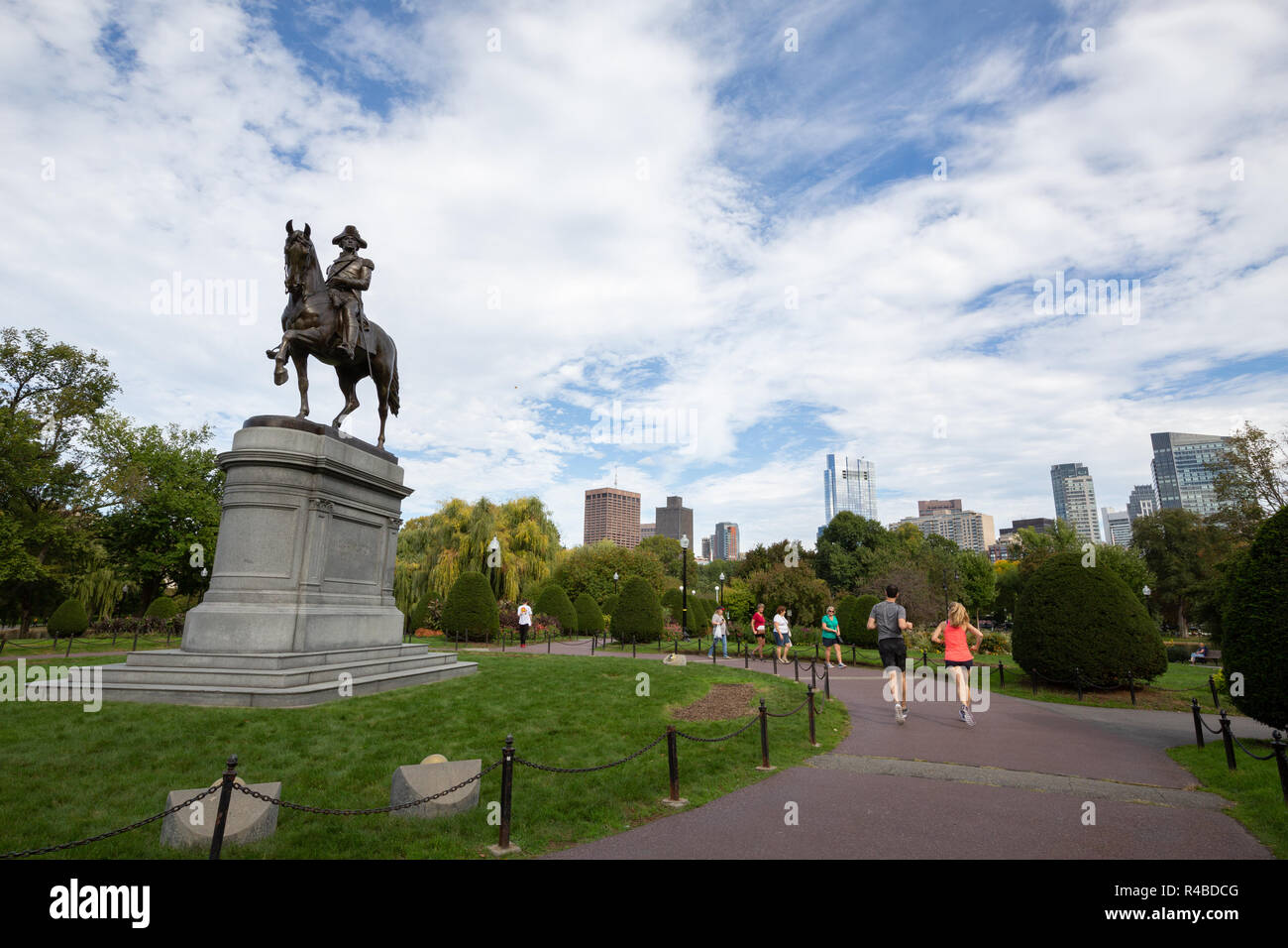 Running horse sculpture hi-res stock photography and images - Alamy