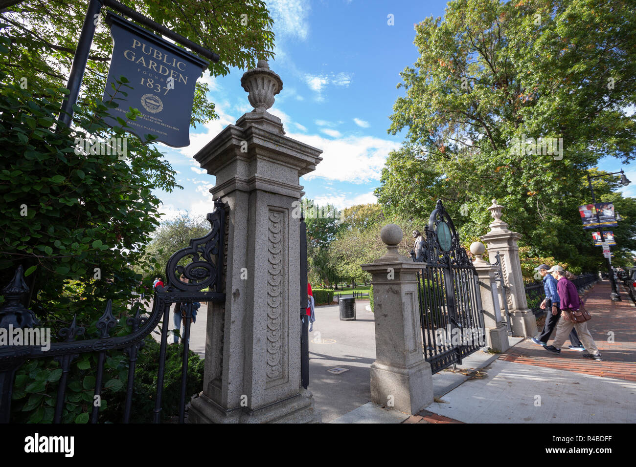Boston public garden sign hi-res stock photography and images - Alamy