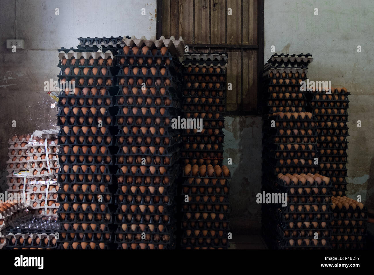 Egg racks hi-res stock photography and images - Alamy