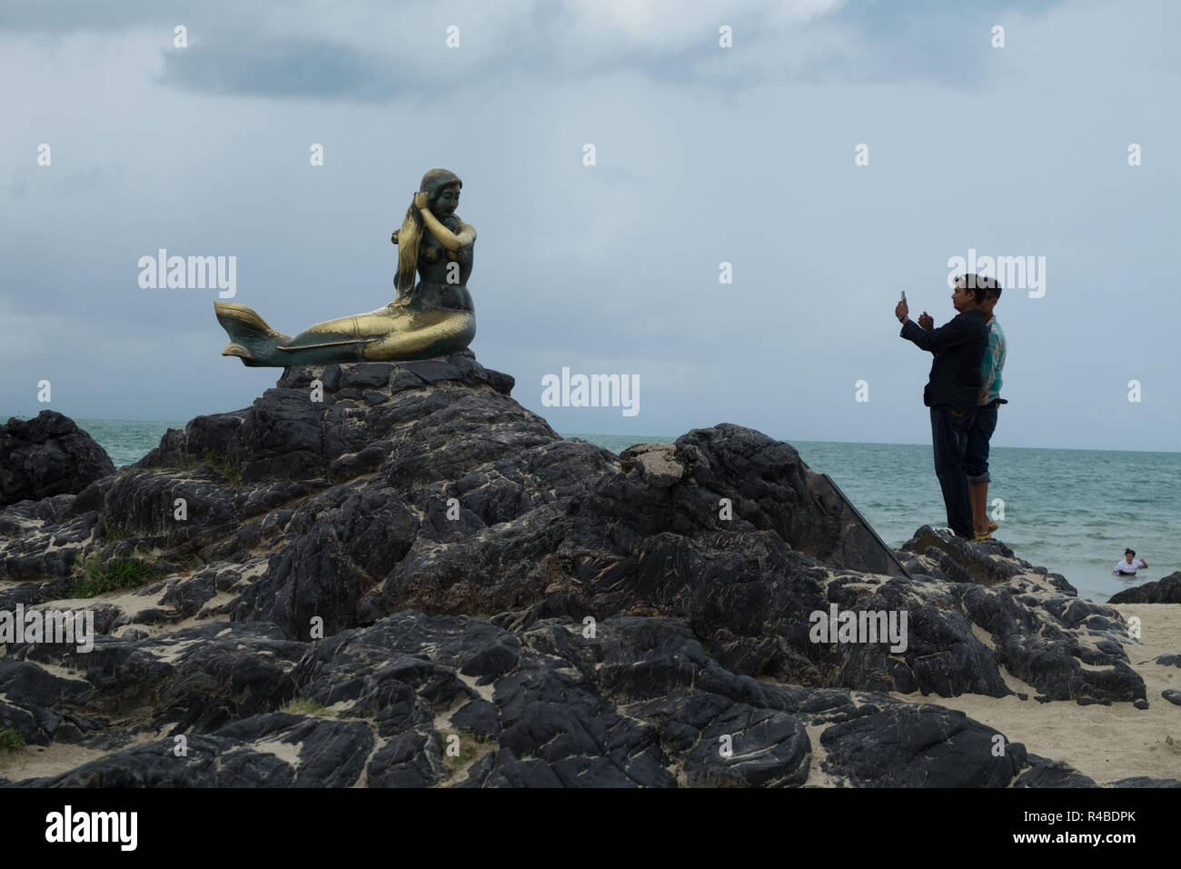 Famous Mermaid Statues at Caitlyn Lavater blog