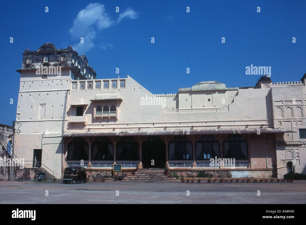 Hotel Sheesh Mahal, Orchha, Madhya Pradesh, India, Asia Stock Photo - Alamy