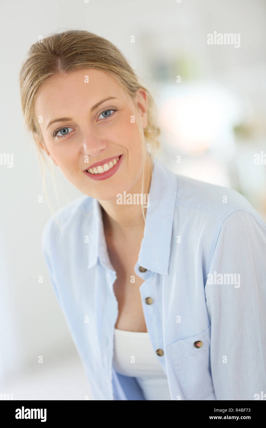 Portrait of beautiful 20-year-old woman Stock Photo - Alamy