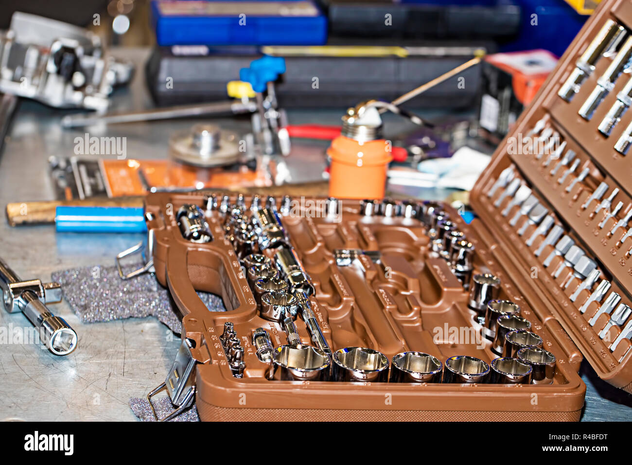 Car repair box hi-res stock photography and images - Alamy