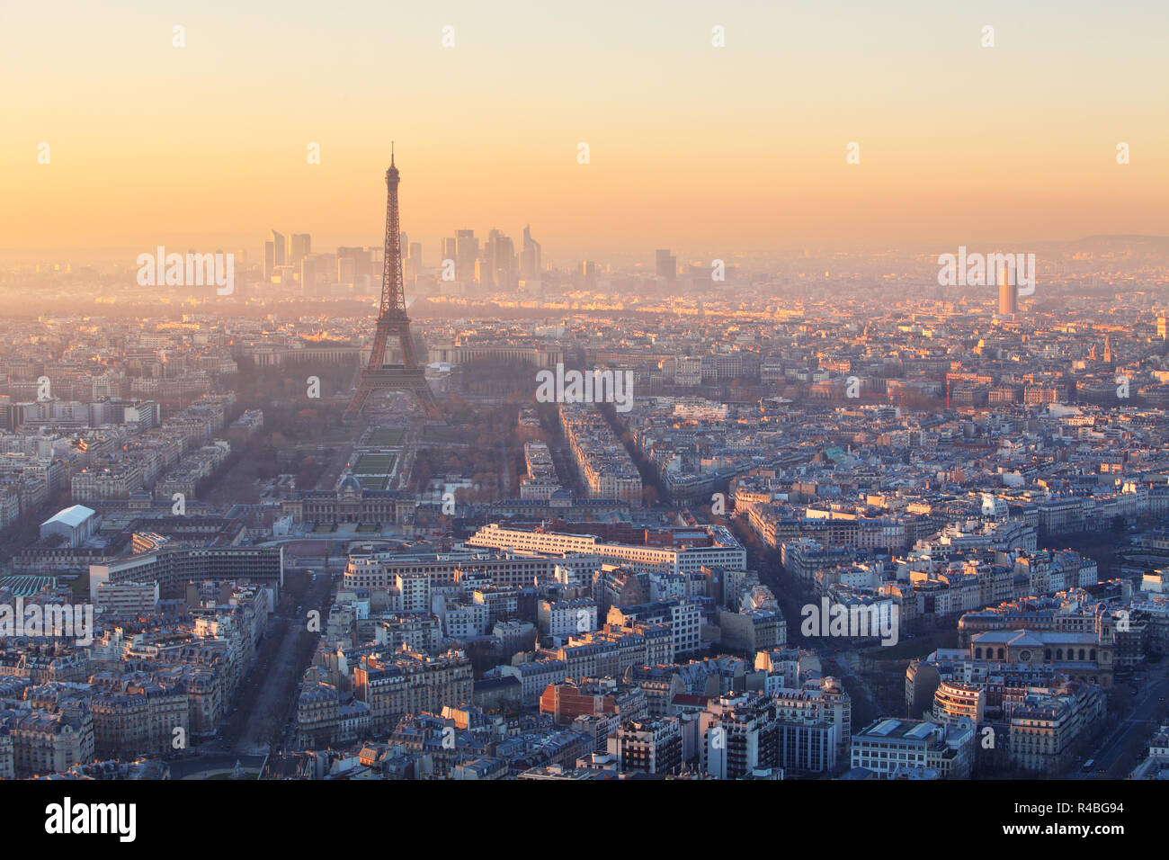 Parisian skyline at night hi-res stock photography and images - Alamy