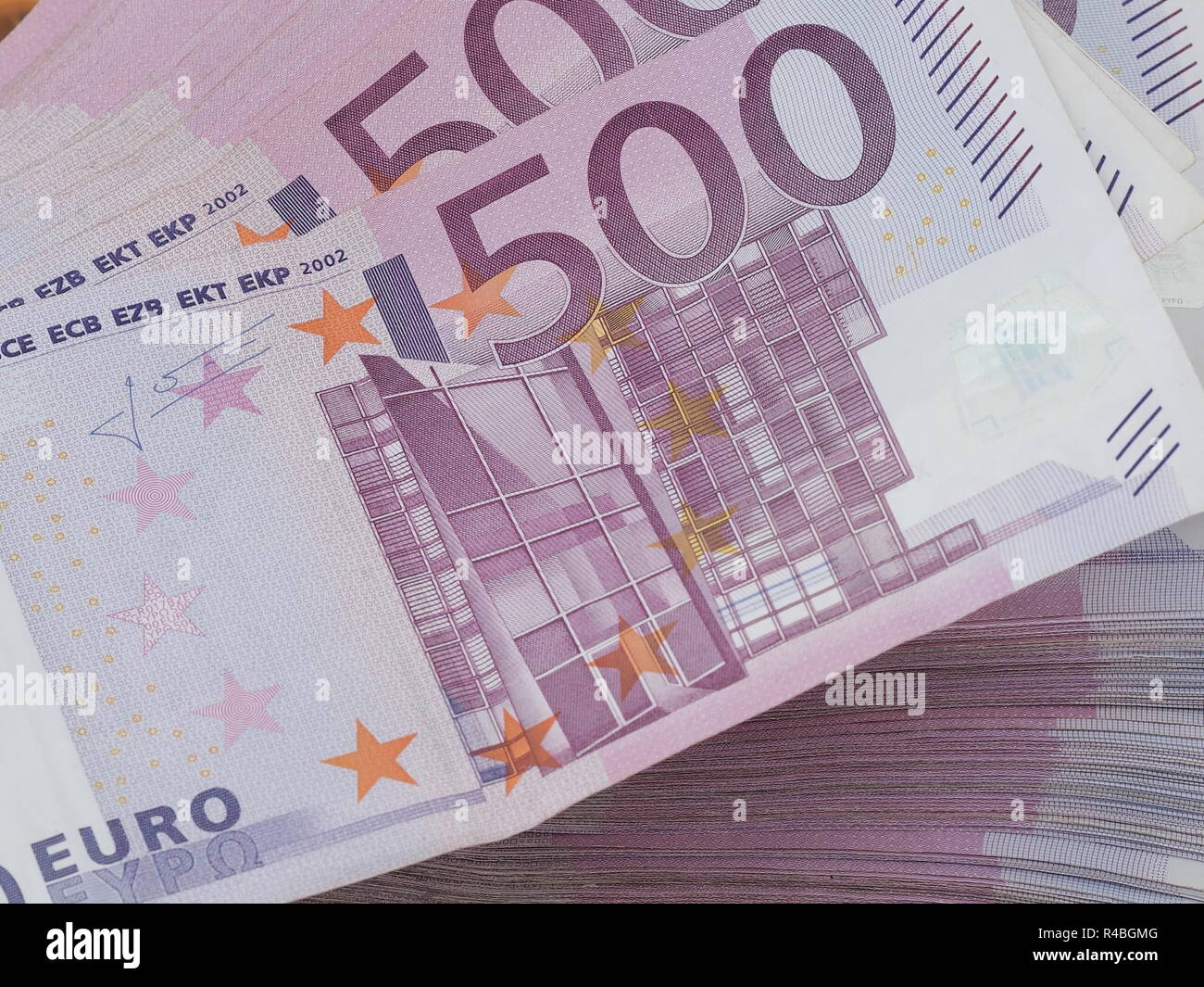 Luxury wealth 500 bank notes hi-res stock photography and images - Alamy