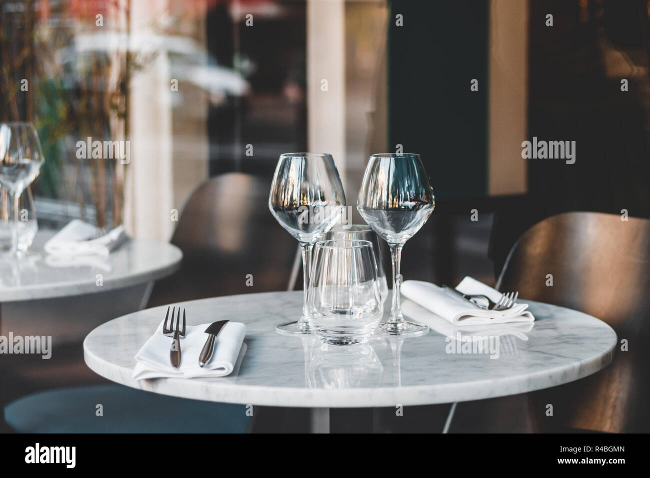 Fancy french restaurant interior decor hi-res stock photography and ...