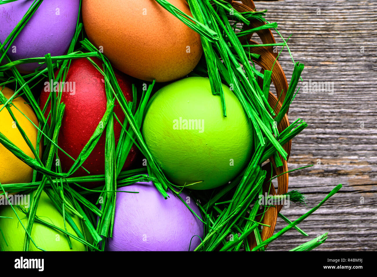 Spring easter eggs in grass, nest with eggs, festive background Stock ...
