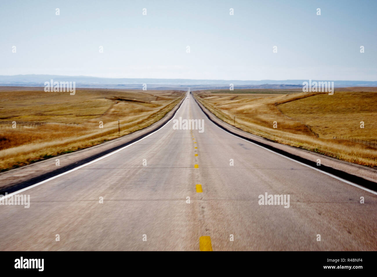 Road divider hi-res stock photography and images - Alamy