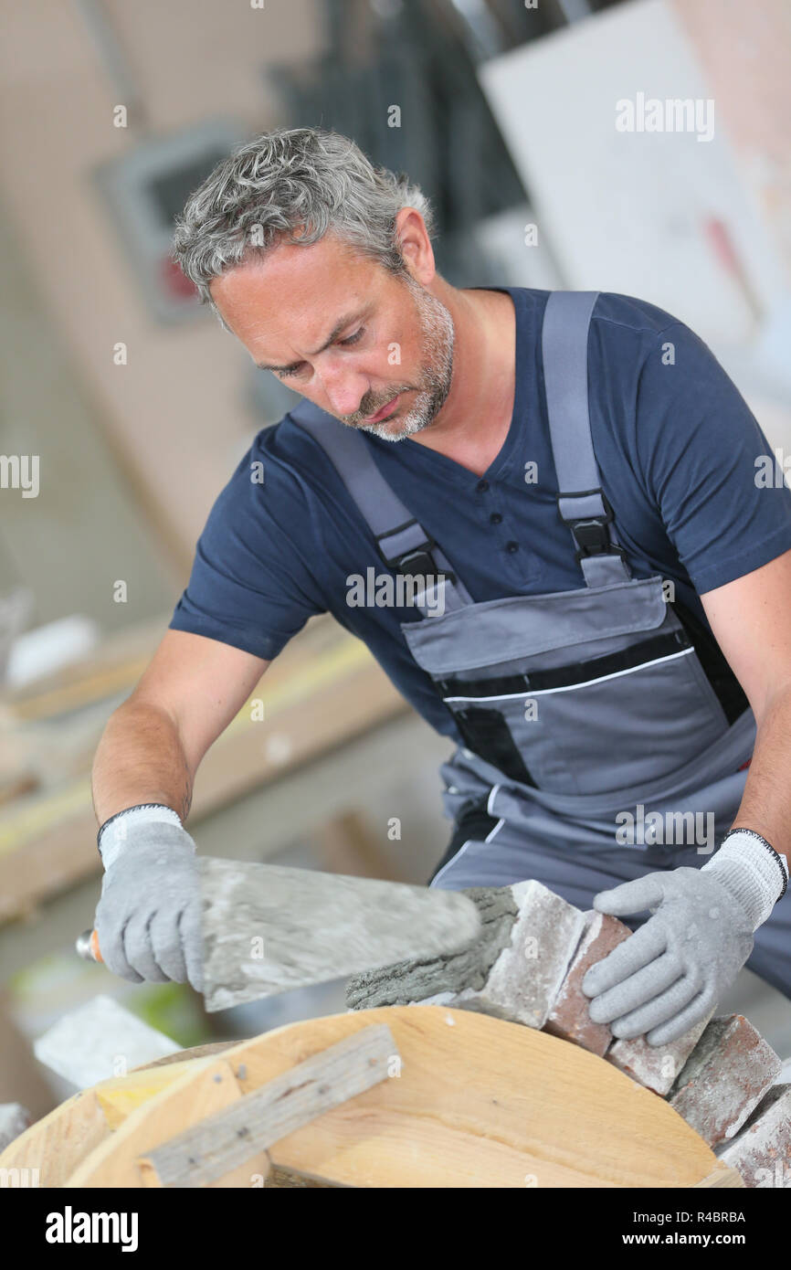 Portrait of mason at work Stock Photo - Alamy