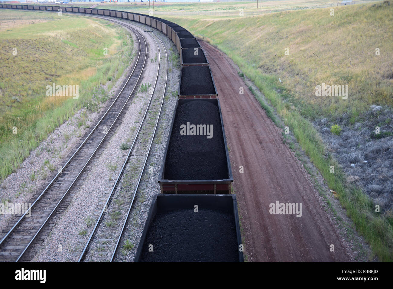 Rail cars transporting hi-res stock photography and images - Alamy