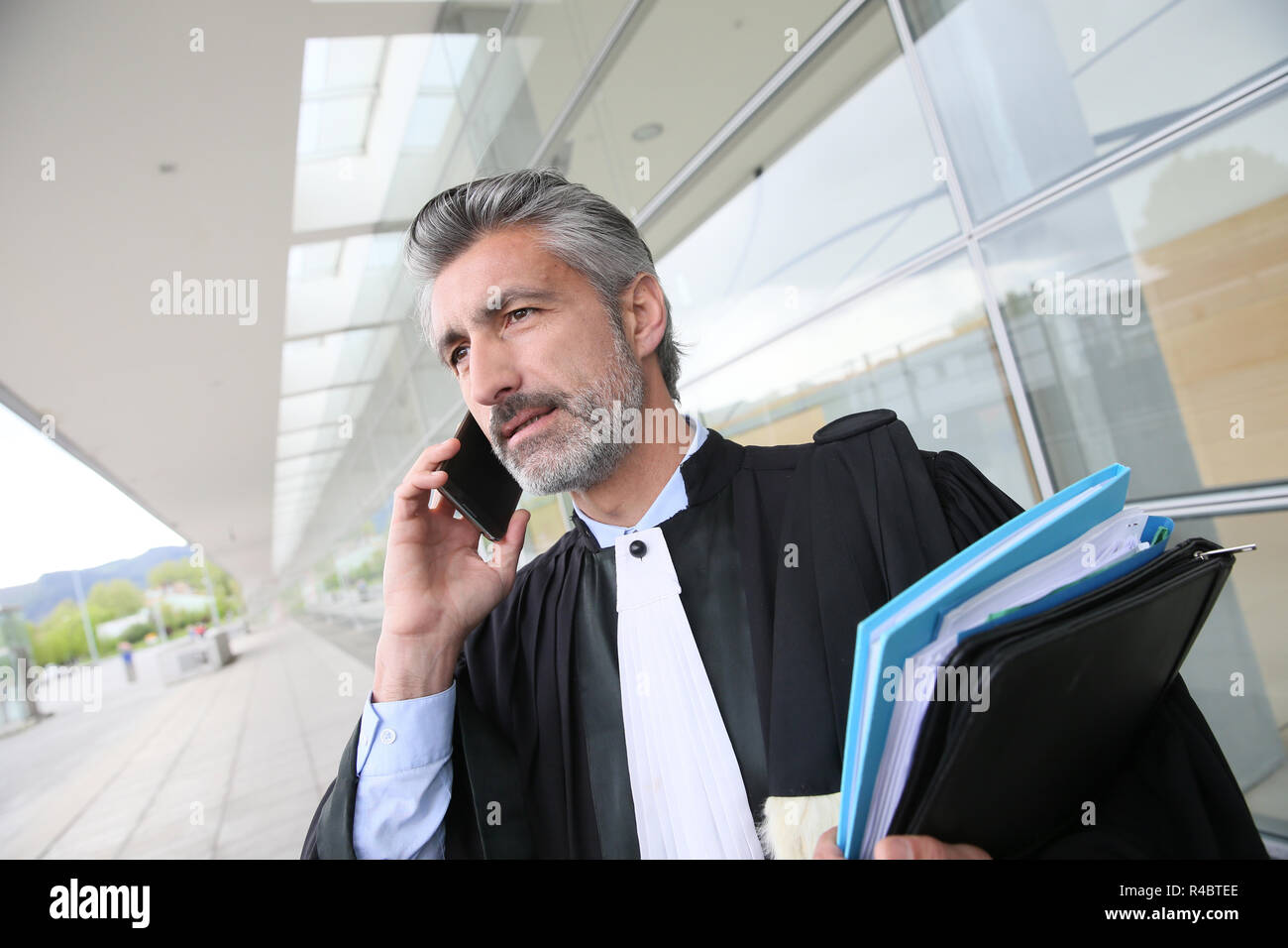 Lawyer outside courthouse portrait hi-res stock photography and images ...