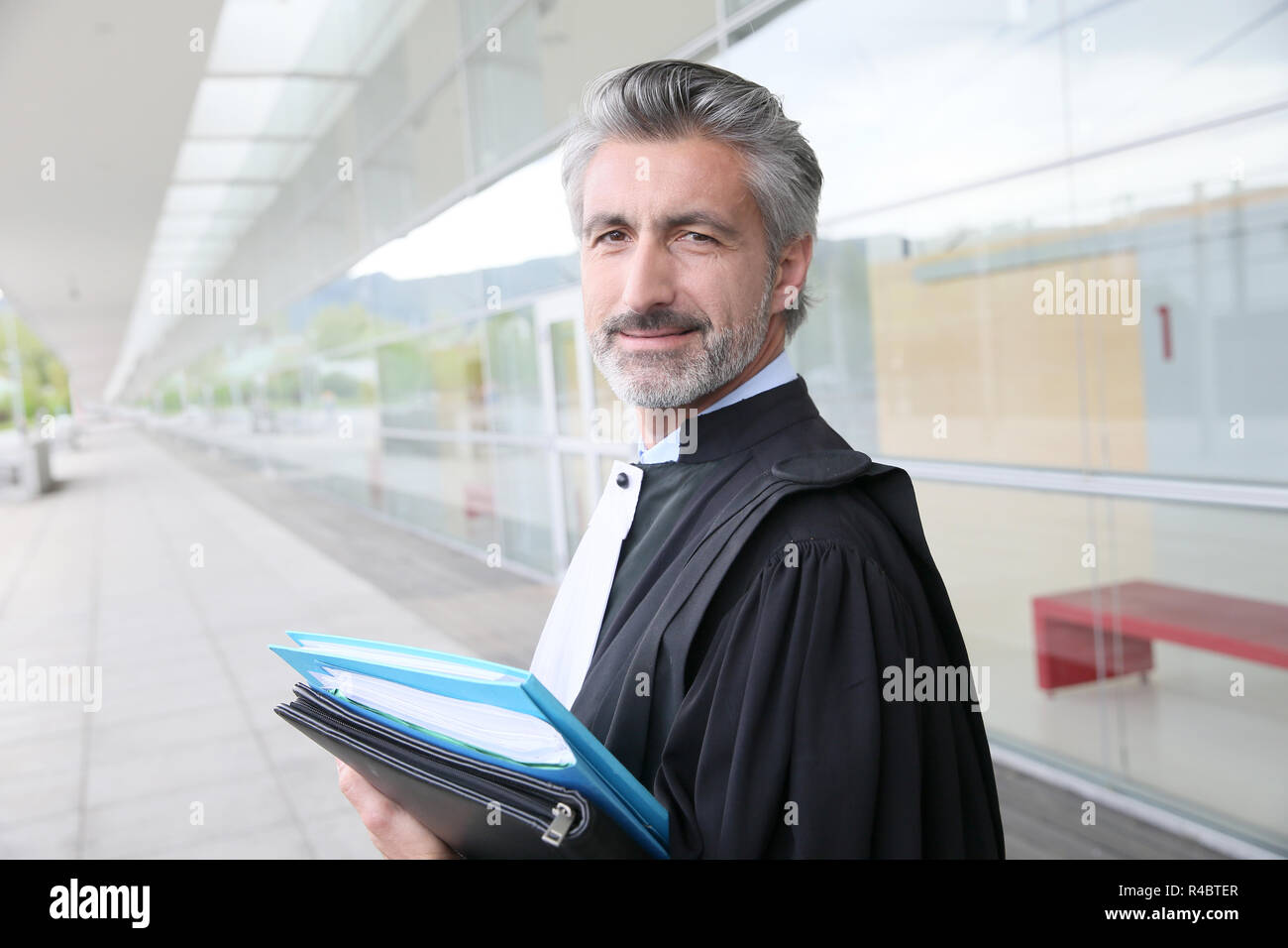 Lawyer outside courthouse portrait hi-res stock photography and images ...