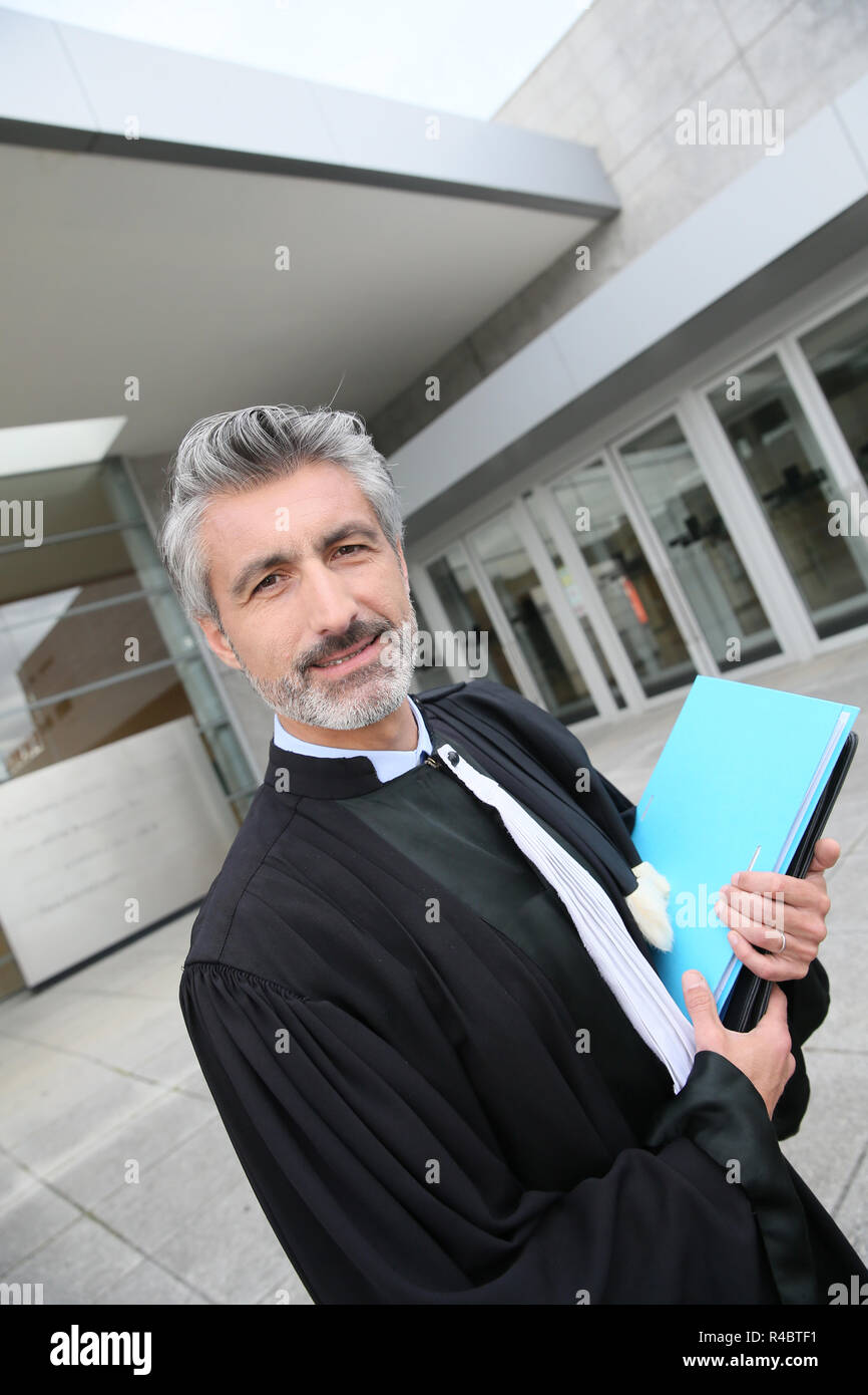 Lawyer outside courthouse portrait hi-res stock photography and images ...
