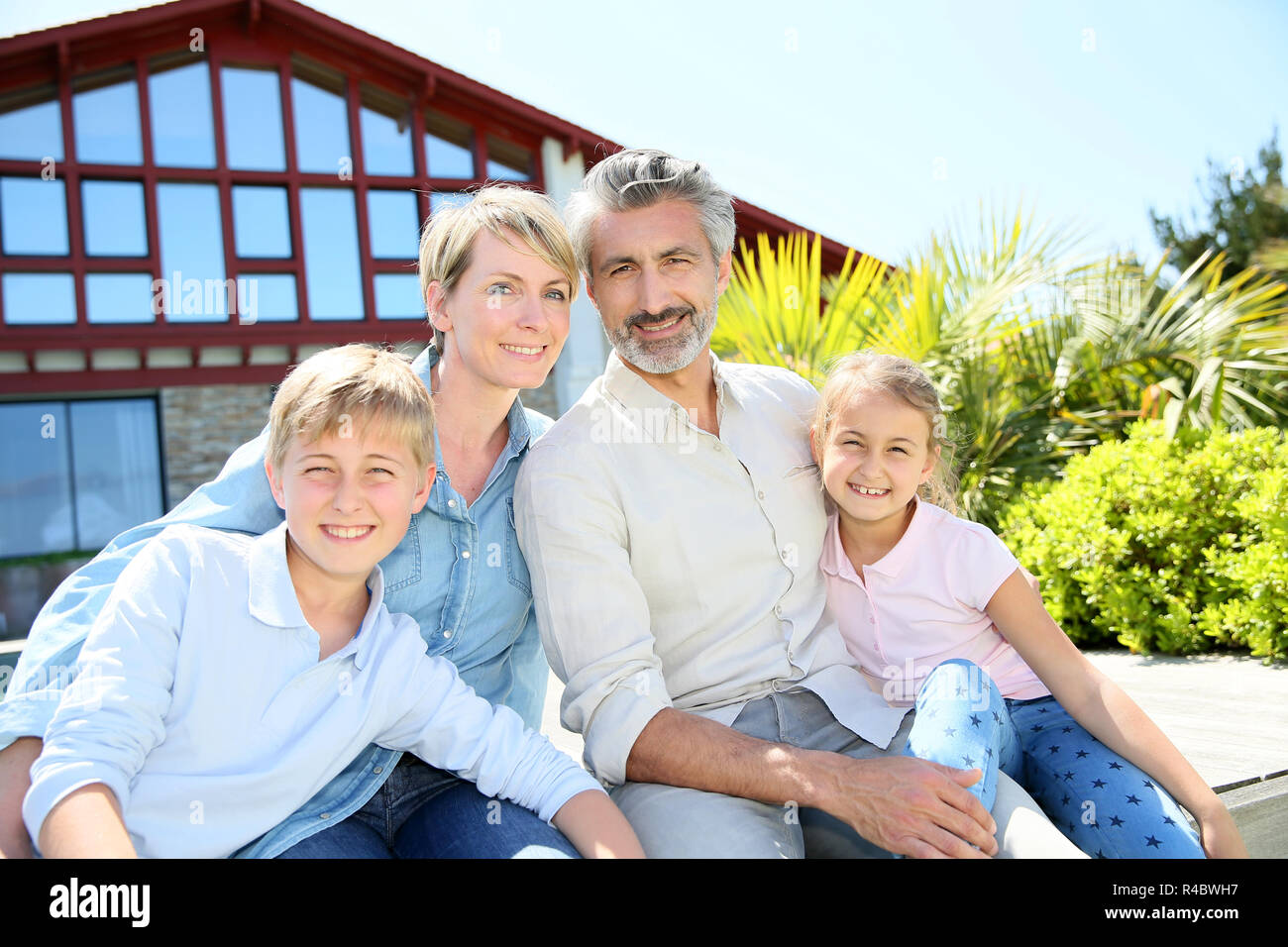 Man woman happy middleaged hi-res stock photography and images - Alamy