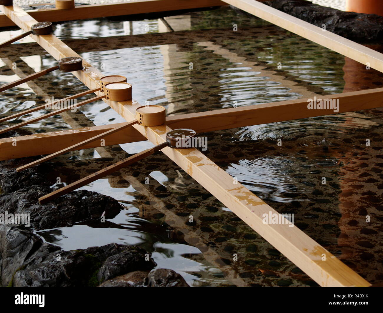 Traditional wash basin hi-res stock photography and images - Alamy