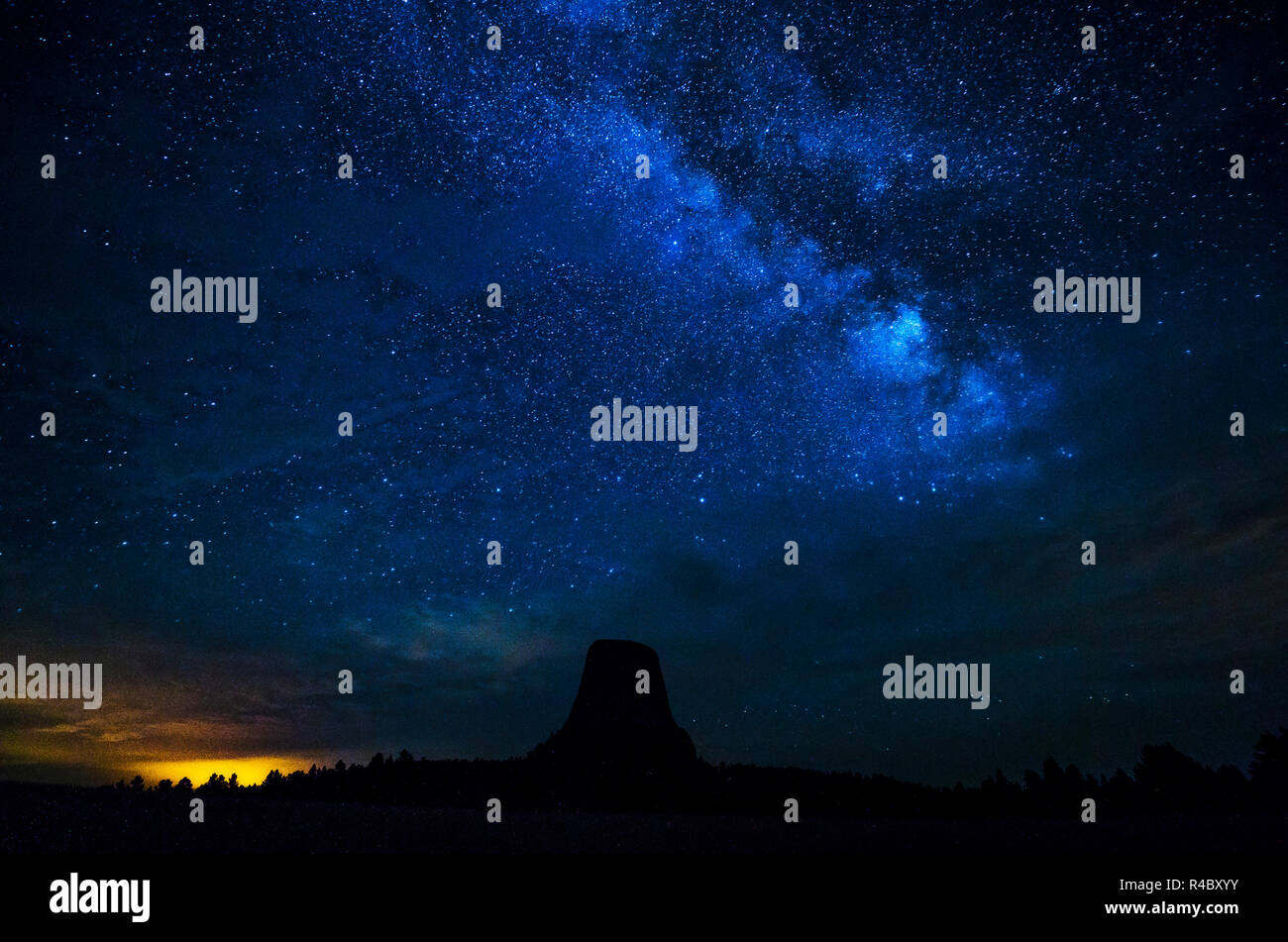 beautiful devil tower at night with milkyway in the clear sky. wyoming ...