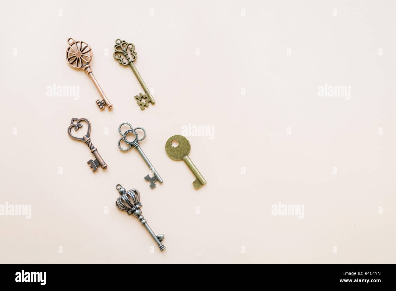 Collection vintage keys isolated. Flat lay. Top view.Antique keys flat ...