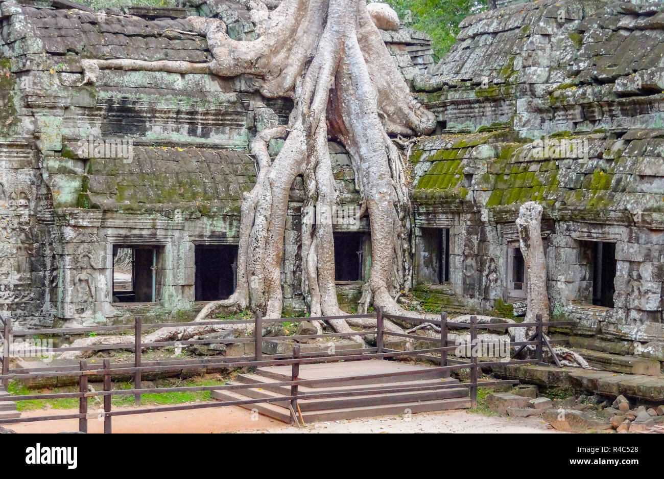 temple detail at ankor thom Stock Photo - Alamy